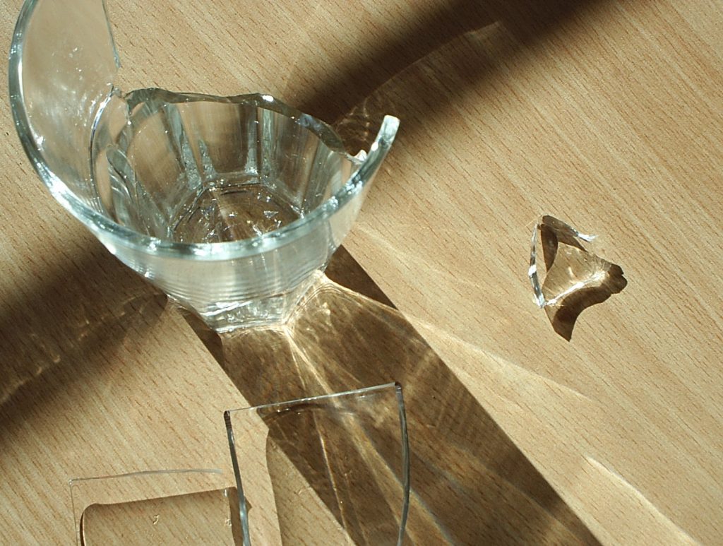 Conflicto entre mujeres, sillazos y vasos que volaron en histórico bar ...