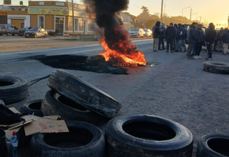 Guerra de gremios y tensión política en Ricardone: denuncian que ...